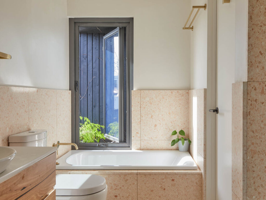 Backyard House / Brunswick East / Tan Architecture - TinyHouseZine