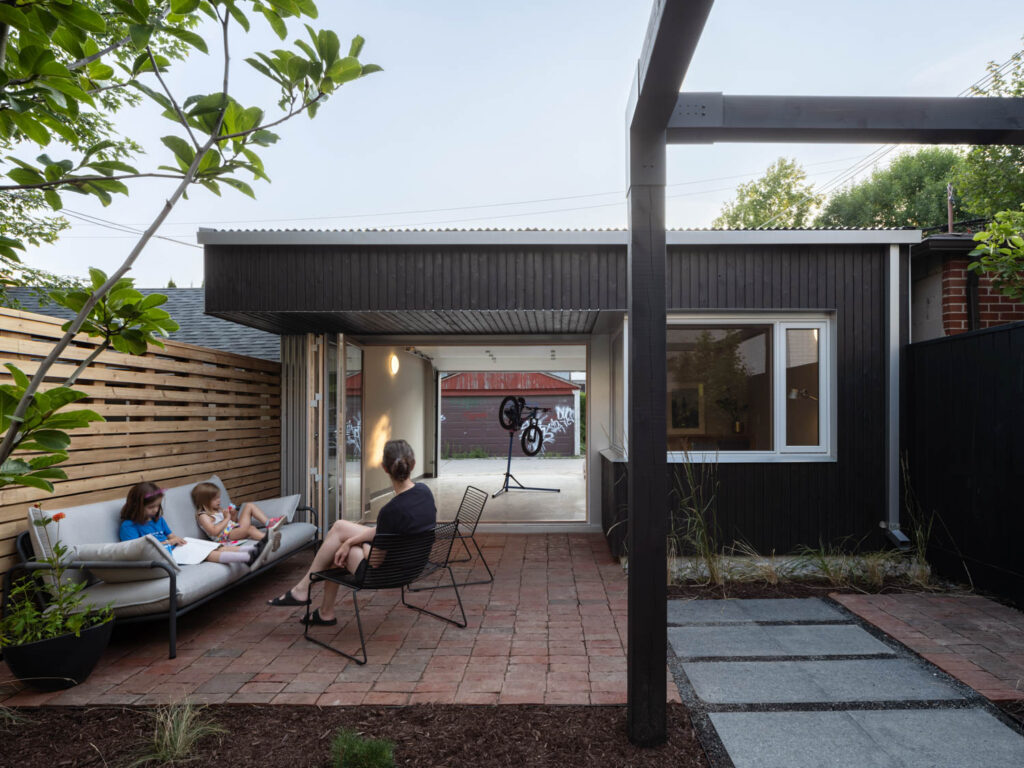 Toronto Laneway Workshop / Jon Cummings Architecture – TinyHouseZine